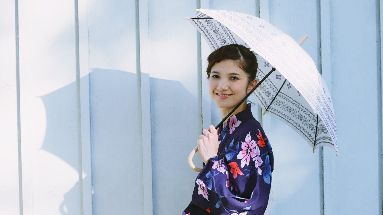 完全遮光＆軽量！折りたたみ日傘おすすめランキング12選【通勤・旅行にぴったり】】 | 【家事×節約】くらしと節約ラボ