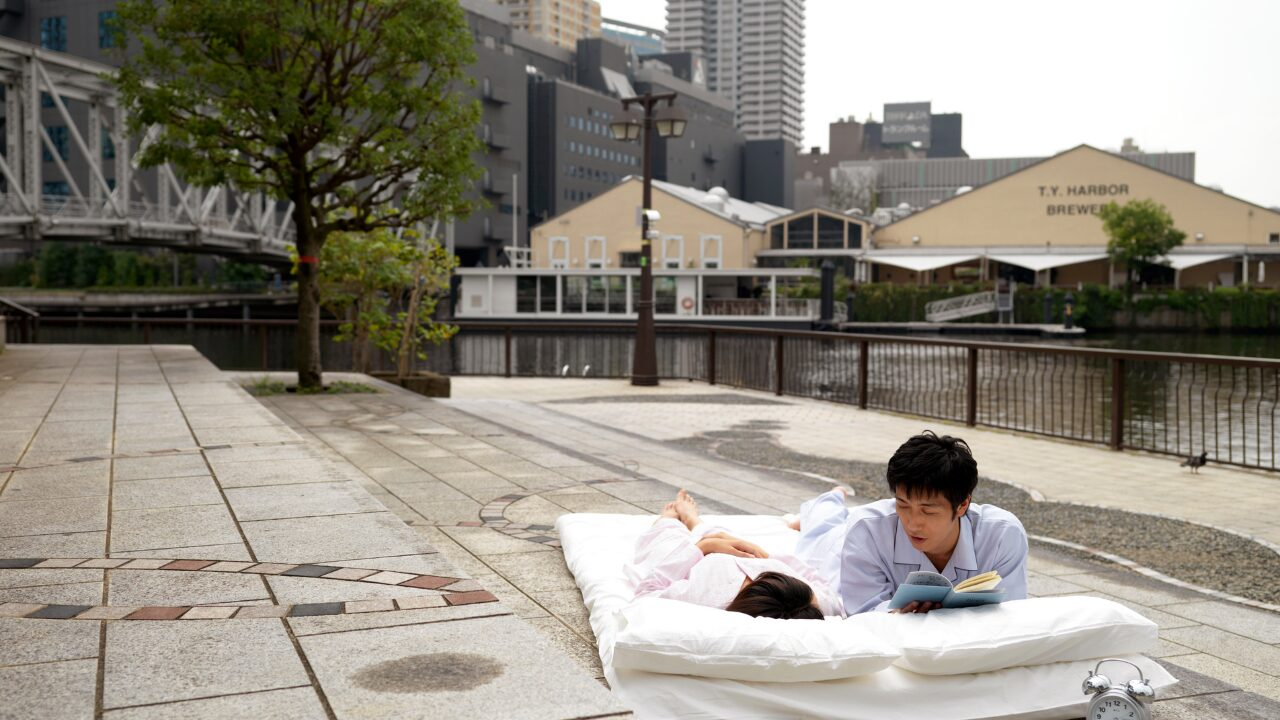 布団の正しい干し方＆頻度｜フカフカ長持ちのコツとは？天日干し・室内干しも解説！ | 【家事×節約】くらしと節約ラボ